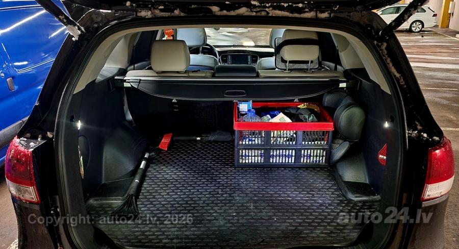 Pelēks Kia Sorento 2016 Tallina, ar dzinēja tilpumu 2.20 L un nobraukumu 194 tūkst. km par 15000 €, foto 18 vietnē AUTOMOTO.COM.LV