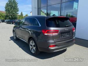 Pelēks Kia Sorento 2016 Tallina, ar dzinēja tilpumu 2.20 L un nobraukumu 141 tūkst. km par 17990 €, foto 4 vietnē AUTOMOTO.COM.LV