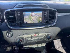 Pelēks Kia Sorento 2016 Tallina, ar dzinēja tilpumu 2.20 L un nobraukumu 141 tūkst. km par 17990 €, foto 9 vietnē AUTOMOTO.COM.LV