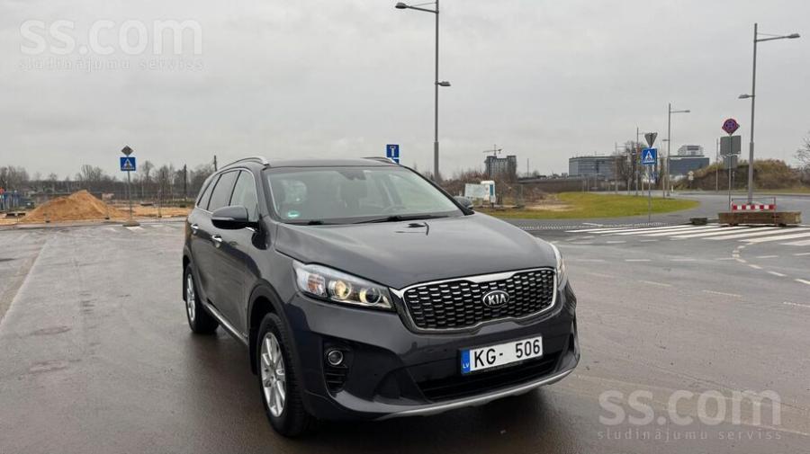 Pelēks Kia Sorento 2018 Rīga, ar dzinēja tilpumu 2.20 L un nobraukumu 70 tūkst. km par 19000 €, foto 1 vietnē AUTOMOTO.COM.LV