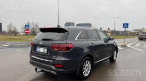 Pelēks Kia Sorento 2018 Rīga, ar dzinēja tilpumu 2.20 L un nobraukumu 70 tūkst. km par 19000 €, foto 5 vietnē AUTOMOTO.COM.LV