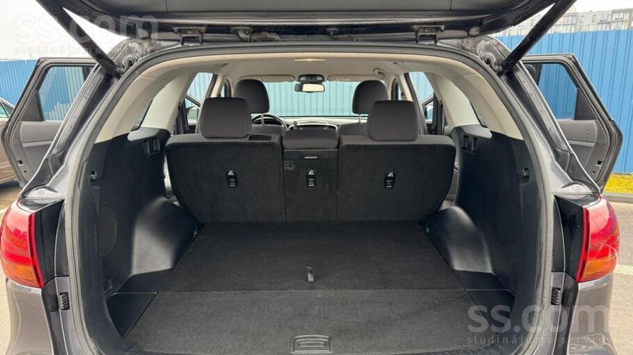 Pelēks Kia Sorento 2018 Rīga, ar dzinēja tilpumu 2.20 L un nobraukumu 70 tūkst. km par 19000 €, foto 10 vietnē AUTOMOTO.COM.LV