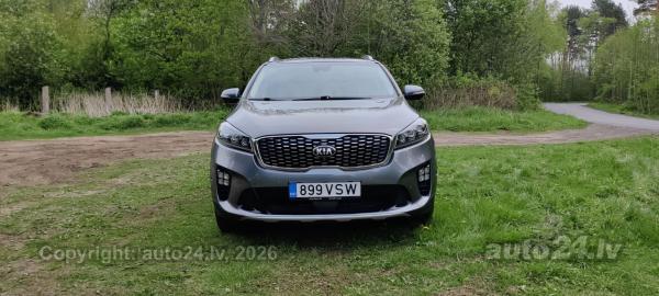 Grey Kia Sorento 2019 in Tallinn, with an engine capacity of 2.20 L and mileage of 164 thousand km for 22500 €, photo 2 on AUTOMOTO.COM.LV