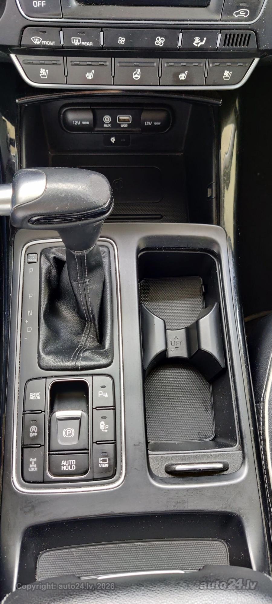 Pelēks Kia Sorento 2019 Tallina, ar dzinēja tilpumu 2.20 L un nobraukumu 164 tūkst. km par 22500 €, foto 15 vietnē AUTOMOTO.COM.LV