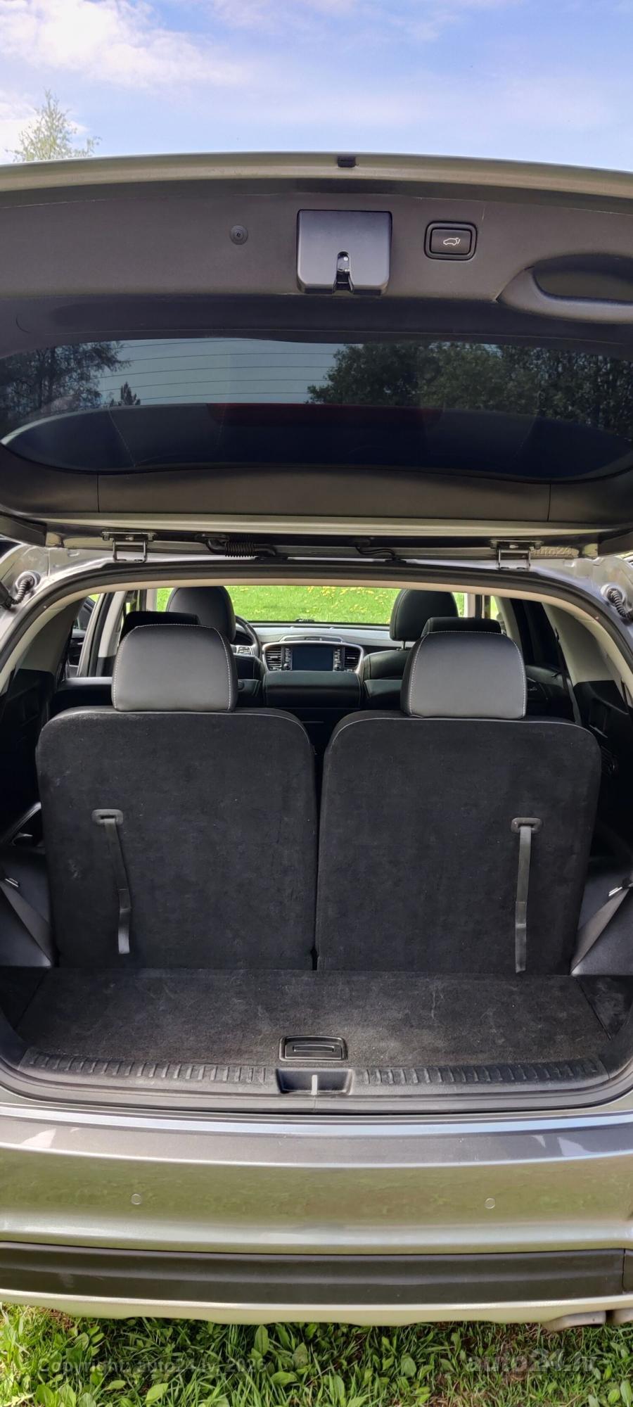 Pelēks Kia Sorento 2019 Tallina, ar dzinēja tilpumu 2.20 L un nobraukumu 164 tūkst. km par 22500 €, foto 27 vietnē AUTOMOTO.COM.LV