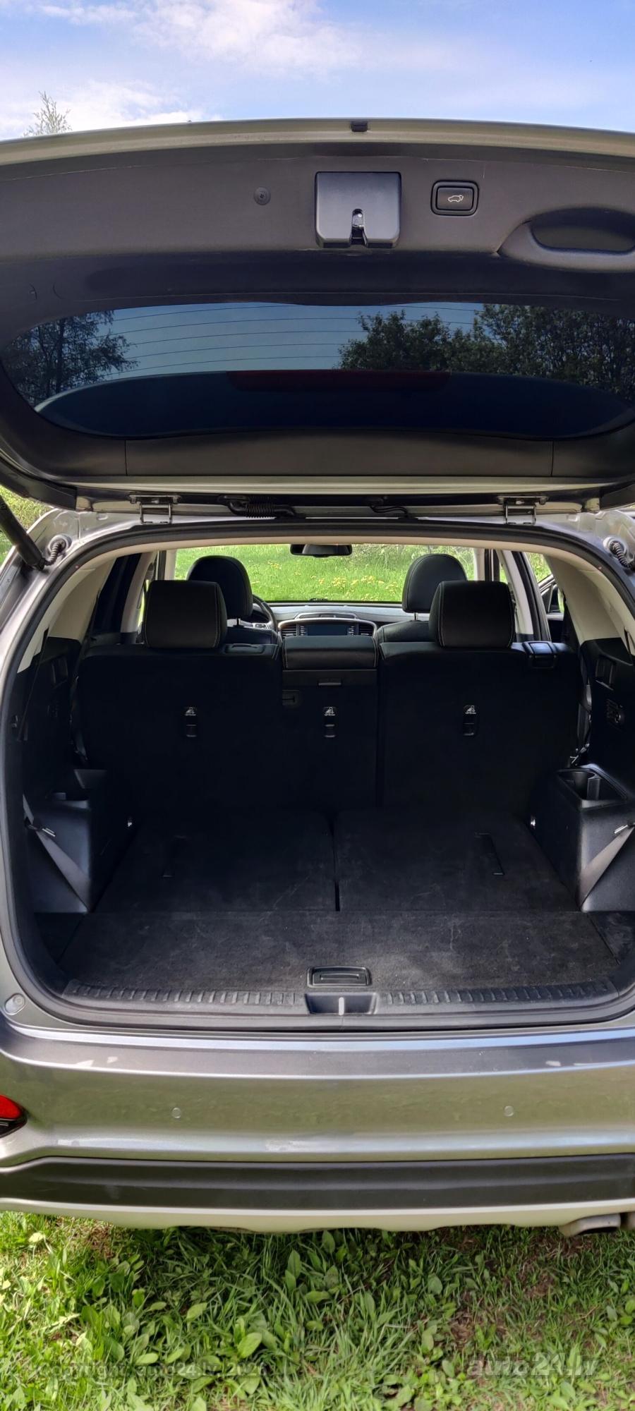 Pelēks Kia Sorento 2019 Tallina, ar dzinēja tilpumu 2.20 L un nobraukumu 164 tūkst. km par 22500 €, foto 28 vietnē AUTOMOTO.COM.LV