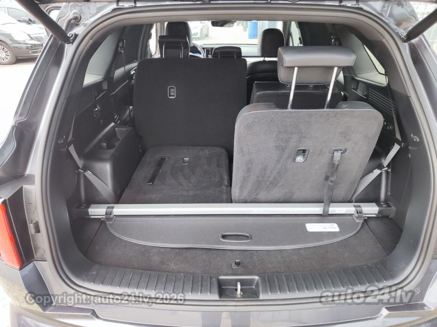 Pelēks Kia Sorento 2020 Tartu, ar dzinēja tilpumu 2.20 L un nobraukumu 131 tūkst. km par 32990 €, foto 6 vietnē AUTOMOTO.COM.LV