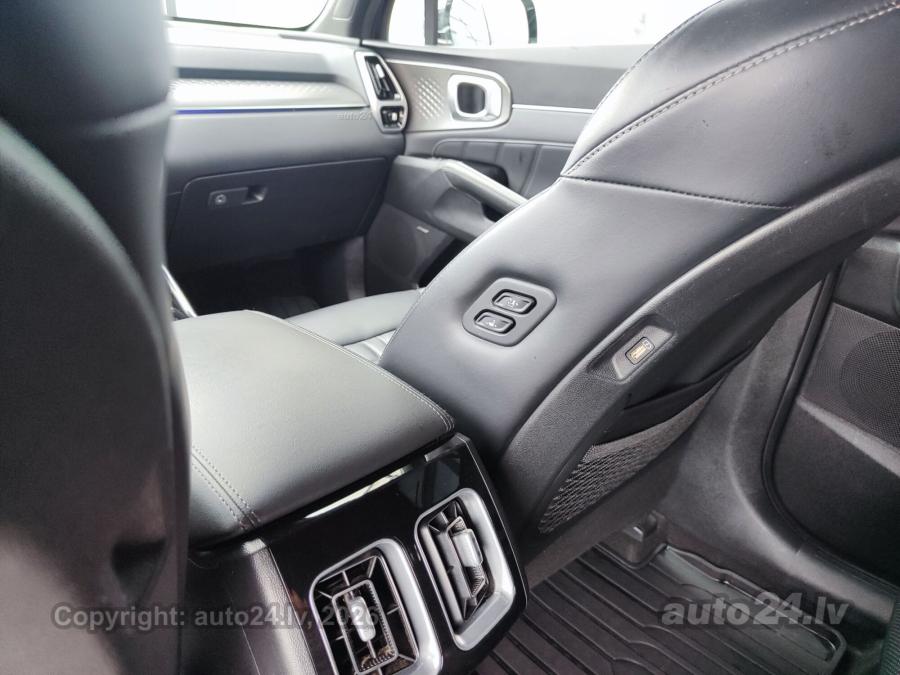 Pelēks Kia Sorento 2020 Tartu, ar dzinēja tilpumu 2.20 L un nobraukumu 131 tūkst. km par 32990 €, foto 11 vietnē AUTOMOTO.COM.LV