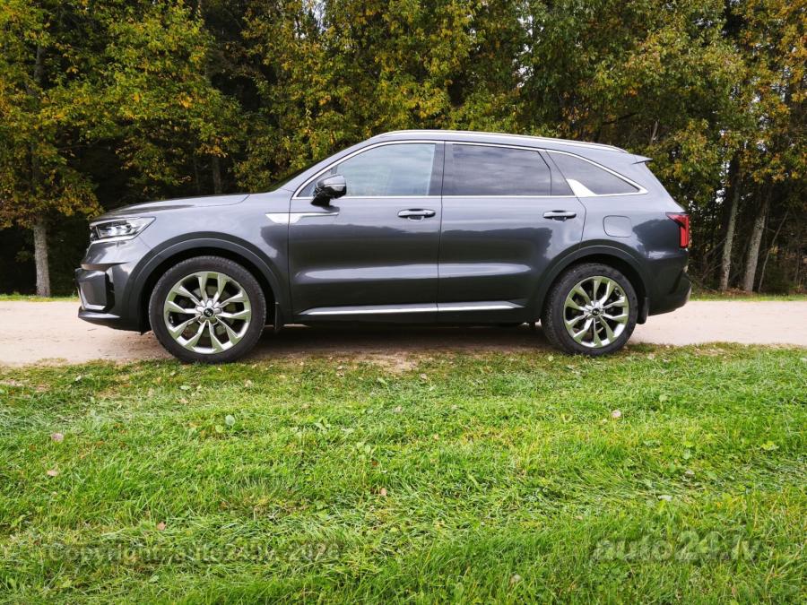 Pelēks Kia Sorento 2021 Tallina, ar dzinēja tilpumu 2.20 L un nobraukumu 155 tūkst. km par 30000 €, foto 3 vietnē AUTOMOTO.COM.LV