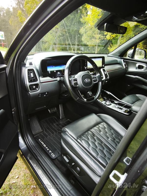 Grey Kia Sorento 2021 in Tallinn, with an engine capacity of 2.20 L and mileage of 155 thousand km for 30000 €, photo 9 on AUTOMOTO.COM.LV