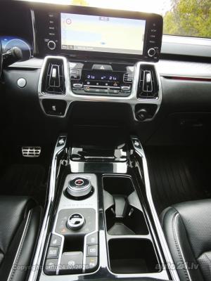 Pelēks Kia Sorento 2021 Tallina, ar dzinēja tilpumu 2.20 L un nobraukumu 155 tūkst. km par 30000 €, foto 22 vietnē AUTOMOTO.COM.LV