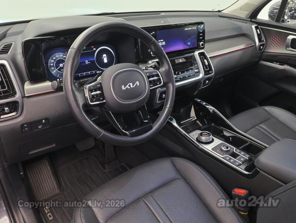 Grey Kia Sorento 2022 in Tallinn, with an engine capacity of 2.20 L and mileage of 92 thousand km for 37900 €, photo 10 on AUTOMOTO.COM.LV