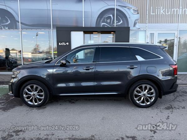 Pelēks Kia Sorento 2023 Tallina, ar dzinēja tilpumu 2.20 L un nobraukumu 84 tūkst. km par 39900 €, foto 2 vietnē AUTOMOTO.COM.LV