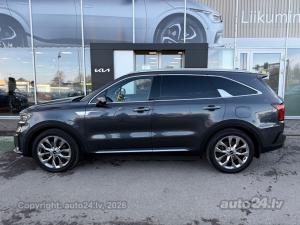 Pelēks Kia Sorento 2023 Tallina, ar dzinēja tilpumu 2.20 L un nobraukumu 84 tūkst. km par 39900 €, foto 2 vietnē AUTOMOTO.COM.LV