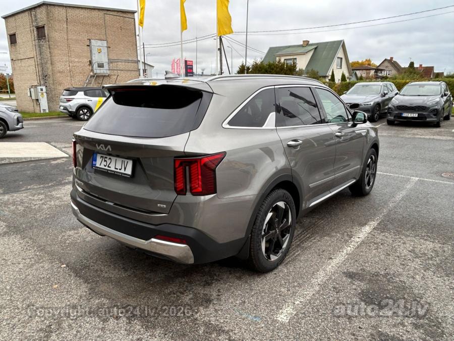 Pelēks Kia Sorento 2026 Rakvere, ar dzinēja tilpumu 2.20 L un nobraukumu 0 tūkst. km par 53990 €, foto 7 vietnē AUTOMOTO.COM.LV