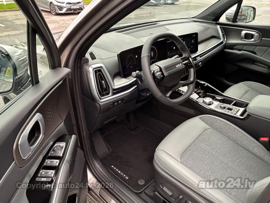 Pelēks Kia Sorento 2026 Rakvere, ar dzinēja tilpumu 2.20 L un nobraukumu 0 tūkst. km par 53990 €, foto 8 vietnē AUTOMOTO.COM.LV