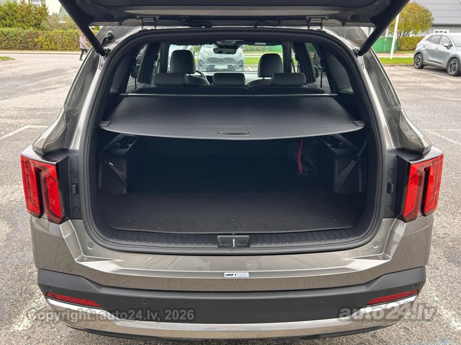 Pelēks Kia Sorento 2026 Rakvere, ar dzinēja tilpumu 2.20 L un nobraukumu 0 tūkst. km par 53990 €, foto 12 vietnē AUTOMOTO.COM.LV