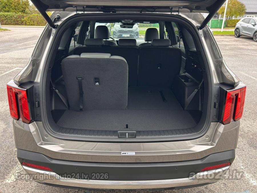 Pelēks Kia Sorento 2026 Rakvere, ar dzinēja tilpumu 2.20 L un nobraukumu 0 tūkst. km par 53990 €, foto 14 vietnē AUTOMOTO.COM.LV