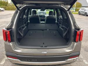Pelēks Kia Sorento 2026 Rakvere, ar dzinēja tilpumu 2.20 L un nobraukumu 0 tūkst. km par 53990 €, foto 15 vietnē AUTOMOTO.COM.LV
