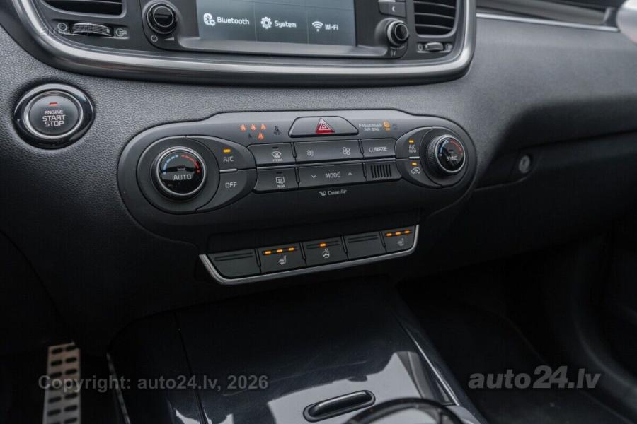 Kia Sorento 2016 Tallina, ar dzinēja tilpumu 2.20 L un nobraukumu 141 tūkst. km par 20700 €, foto 12 vietnē AUTOMOTO.COM.LV