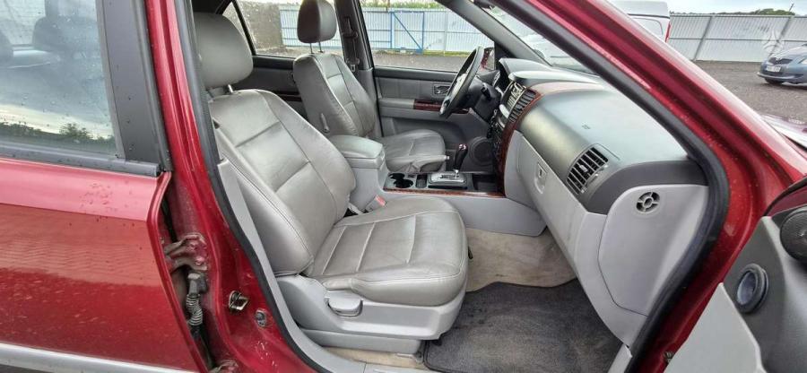 Sarkans Kia Sorento 2004 Viļņa, ar dzinēja tilpumu 2.49 L un nobraukumu 334 tūkst. km par 1400 €, foto 18 vietnē AUTOMOTO.COM.LV