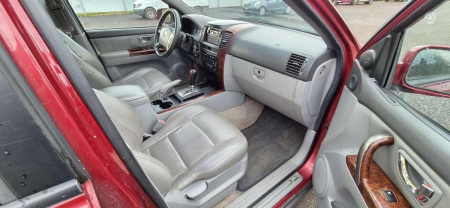 Red Kia Sorento 2004 in Vilnius, with an engine capacity of 2.49 L and mileage of 343 thousand km for 1200 €, photo 17 on AUTOMOTO.COM.LV