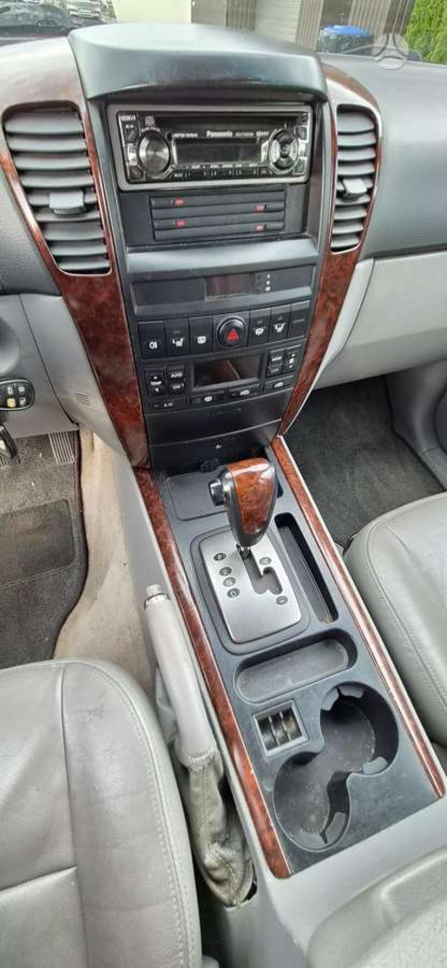 Red Kia Sorento 2004 in Vilnius, with an engine capacity of 2.49 L and mileage of 343 thousand km for 1200 €, photo 21 on AUTOMOTO.COM.LV
