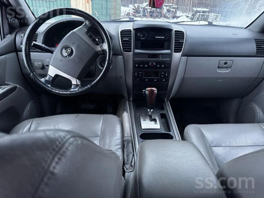 Sarkans Kia Sorento 2006 Rīga, ar dzinēja tilpumu 2.50 L un nobraukumu 323 tūkst. km par 3200 €, foto 6 vietnē AUTOMOTO.COM.LV