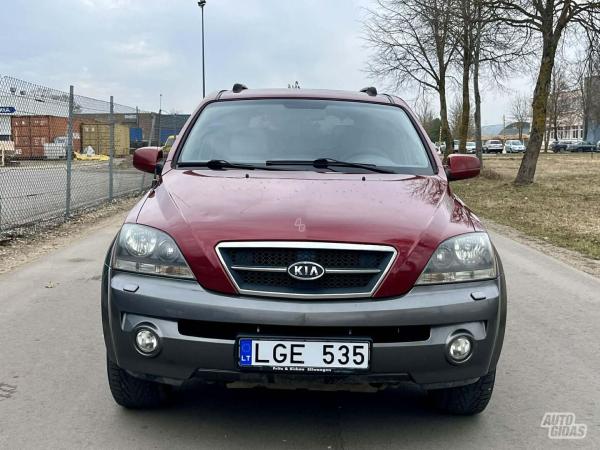 Red Kia Sorento 2006 in Silute, with an engine capacity of 2.50 L and mileage of 274 thousand km for 2500 €, photo 4 on AUTOMOTO.COM.LV