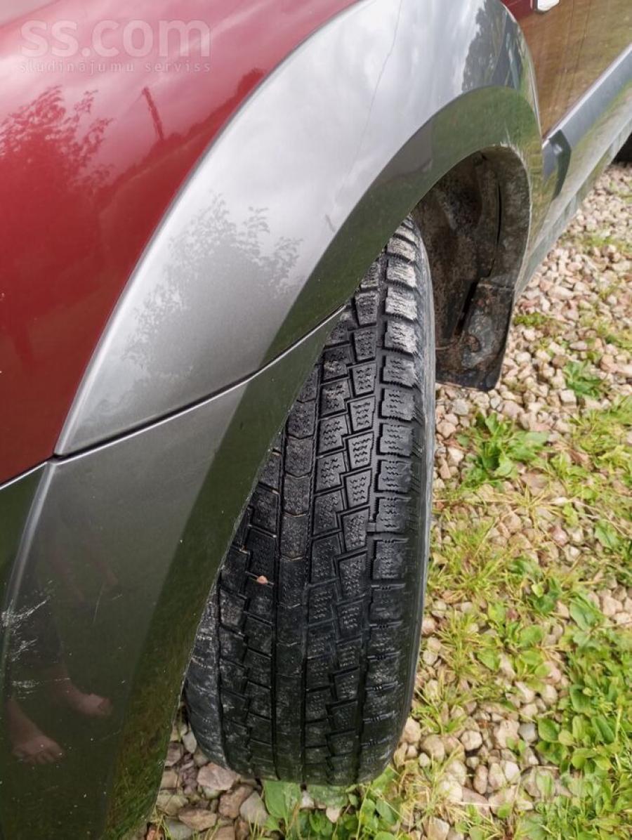 Sarkans Kia Sorento 2006 Jelgava, ar dzinēja tilpumu 2.50 L un nobraukumu 350 tūkst. km par 1500 €, foto 3 vietnē AUTOMOTO.COM.LV