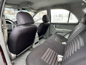 Red Kia Sorento 2007 in Vilnius, with an engine capacity of 2.50 L and mileage of 240 thousand km for 2400 €, photo 12 on AUTOMOTO.COM.LV