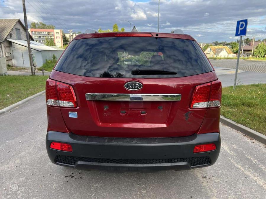 Sarkans Kia Sorento 2010 Prienai, ar dzinēja tilpumu 2.20 L un nobraukumu 224 tūkst. km par 4700 €, foto 7 vietnē AUTOMOTO.COM.LV