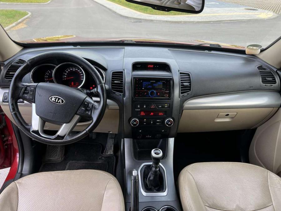 Sarkans Kia Sorento 2010 Prienai, ar dzinēja tilpumu 2.20 L un nobraukumu 224 tūkst. km par 4700 €, foto 19 vietnē AUTOMOTO.COM.LV