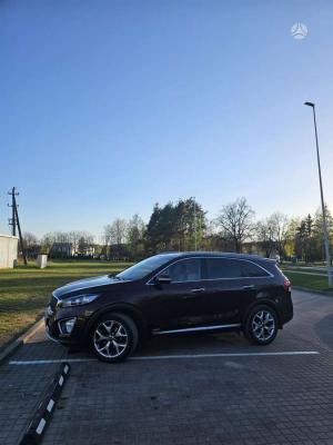 Red Kia Sorento 2016 in Vilnius, with an engine capacity of 2.20 L and mileage of 233 thousand km for 15555 €, photo 3 on AUTOMOTO.COM.LV