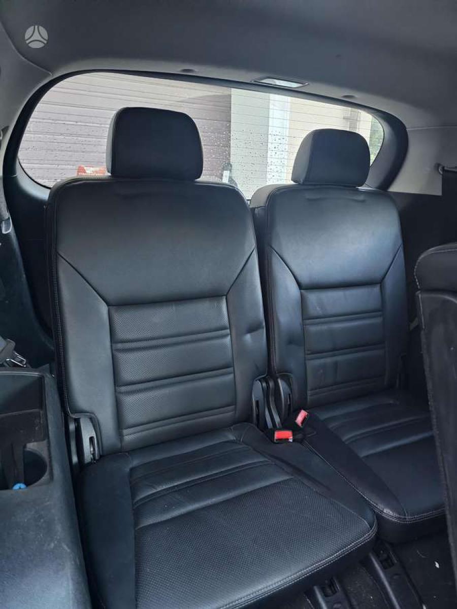 Red Kia Sorento 2016 in Vilnius, with an engine capacity of 2.20 L and mileage of 233 thousand km for 15555 €, photo 13 on AUTOMOTO.COM.LV