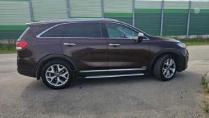 Red Kia Sorento 2017 in Kaunas, with an engine capacity of 2.20 L and mileage of 159 thousand km for 18000 €, photo 3 on AUTOMOTO.COM.LV