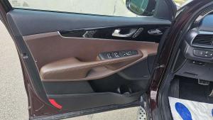 Red Kia Sorento 2017 in Kaunas, with an engine capacity of 2.20 L and mileage of 159 thousand km for 18000 €, photo 8 on AUTOMOTO.COM.LV