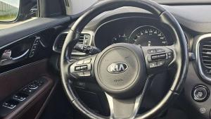 Red Kia Sorento 2017 in Kaunas, with an engine capacity of 2.20 L and mileage of 159 thousand km for 18000 €, photo 19 on AUTOMOTO.COM.LV