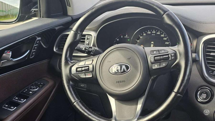 Red Kia Sorento 2017 in Kaunas, with an engine capacity of 2.20 L and mileage of 159 thousand km for 18000 €, photo 19 on AUTOMOTO.COM.LV