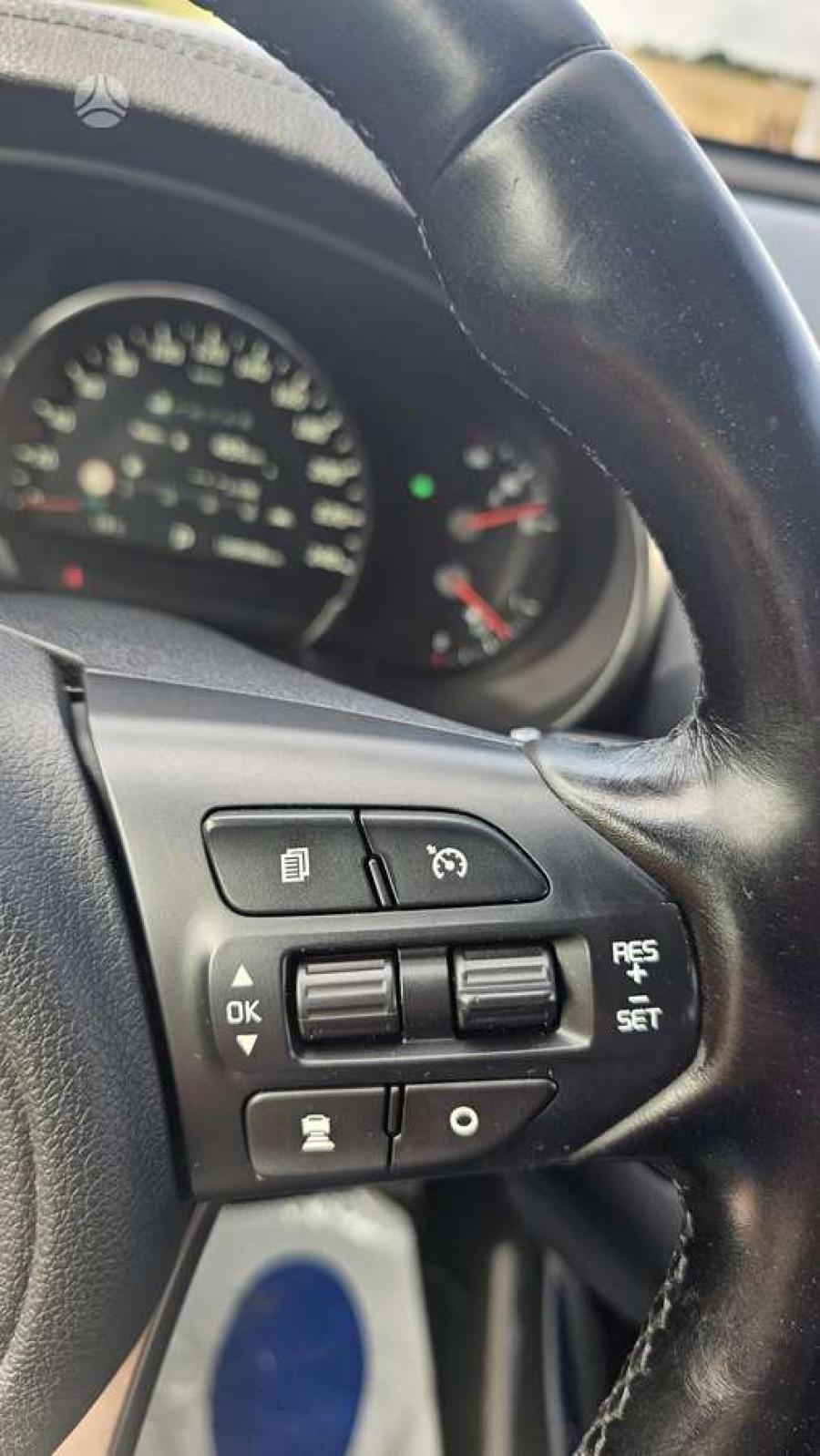 Red Kia Sorento 2017 in Kaunas, with an engine capacity of 2.20 L and mileage of 159 thousand km for 18000 €, photo 22 on AUTOMOTO.COM.LV