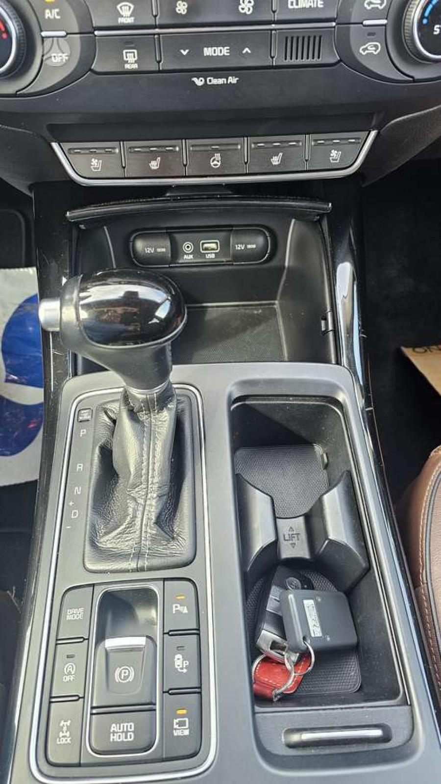 Red Kia Sorento 2017 in Kaunas, with an engine capacity of 2.20 L and mileage of 159 thousand km for 18000 €, photo 23 on AUTOMOTO.COM.LV