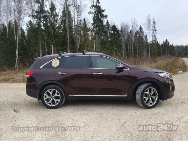 Red Kia Sorento 2017 in Rapla, with an engine capacity of 2.20 L and mileage of 140 thousand km for 22500 €, photo 4 on AUTOMOTO.COM.LV
