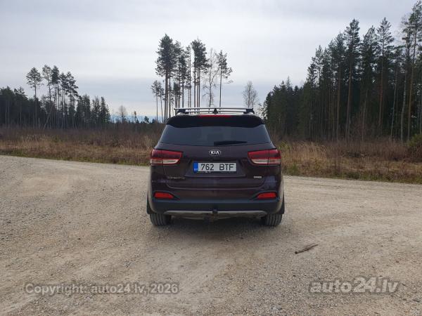 Red Kia Sorento 2017 in Rapla, with an engine capacity of 2.20 L and mileage of 140 thousand km for 22500 €, photo 6 on AUTOMOTO.COM.LV