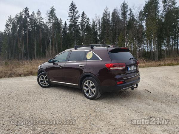 Red Kia Sorento 2017 in Rapla, with an engine capacity of 2.20 L and mileage of 140 thousand km for 22500 €, photo 7 on AUTOMOTO.COM.LV