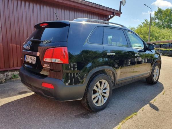 Kia Sorento 2011 in Riga, with an engine capacity of 2.00 L and mileage of 249 thousand km for 7450 €, photo 2 on AUTOMOTO.COM.LV