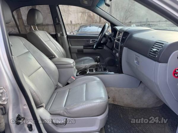 Kia Sorento 2006 in Narva, with an engine capacity of 2.50 L and mileage of 218 thousand km for 2890 €, photo 7 on AUTOMOTO.COM.LV
