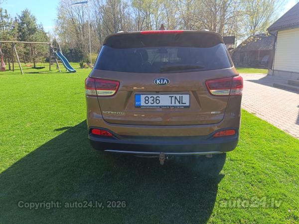 Kia Sorento 2017 in Tallinn, with an engine capacity of 2.20 L and mileage of 283 thousand km for 14999 €, photo 3 on AUTOMOTO.COM.LV