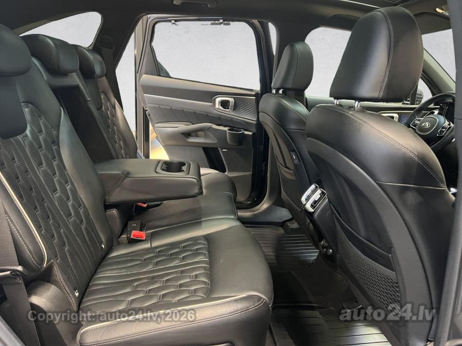 Kia Sorento 2021 in Tallinn, with an engine capacity of 2.20 L and mileage of 95 thousand km for 30900 €, photo 13 on AUTOMOTO.COM.LV