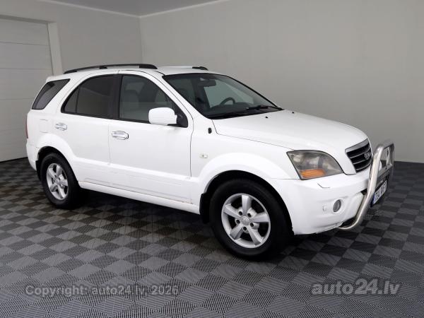 White Kia Sorento 2006 in Tallinn, with an engine capacity of 2.50 L and mileage of 225 thousand km for 2799 €, photo 1 on AUTOMOTO.COM.LV