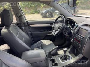 Balts Kia Sorento 2010 Rīga, ar dzinēja tilpumu 2.20 L un nobraukumu 241 tūkst. km par 7500 €, foto 6 vietnē AUTOMOTO.COM.LV